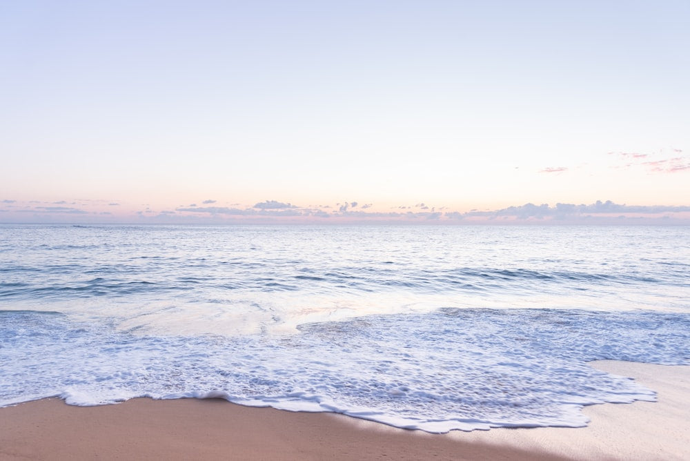 5 MUST HAVES FOR VACATION – Bae Beaux Co